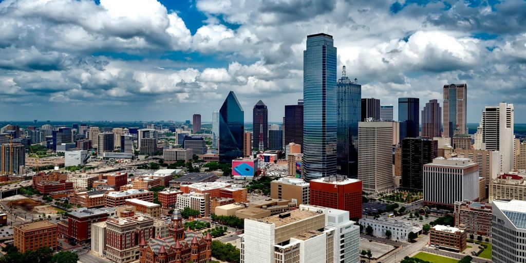 Living in Dallas | What to Know Before You Move | CubeSmart