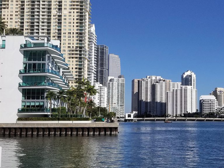 The 9 Best Neighborhoods to Live in South Miami | CubeSmart