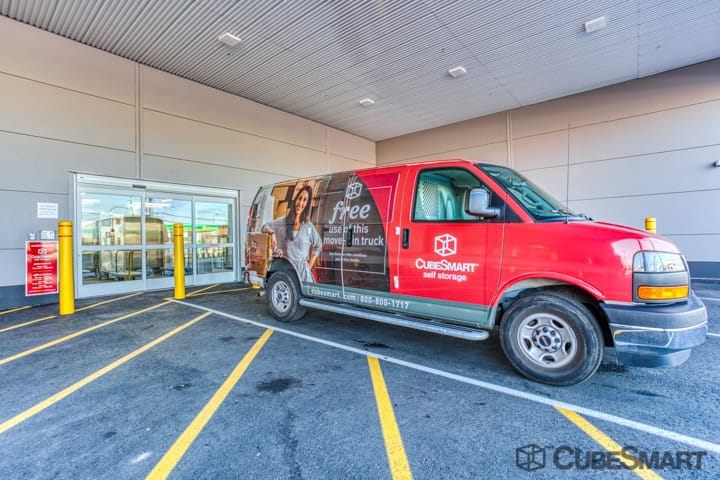 Self-Storage Units at 186 East 22nd St in Bayonne, NJ @CubeSmart