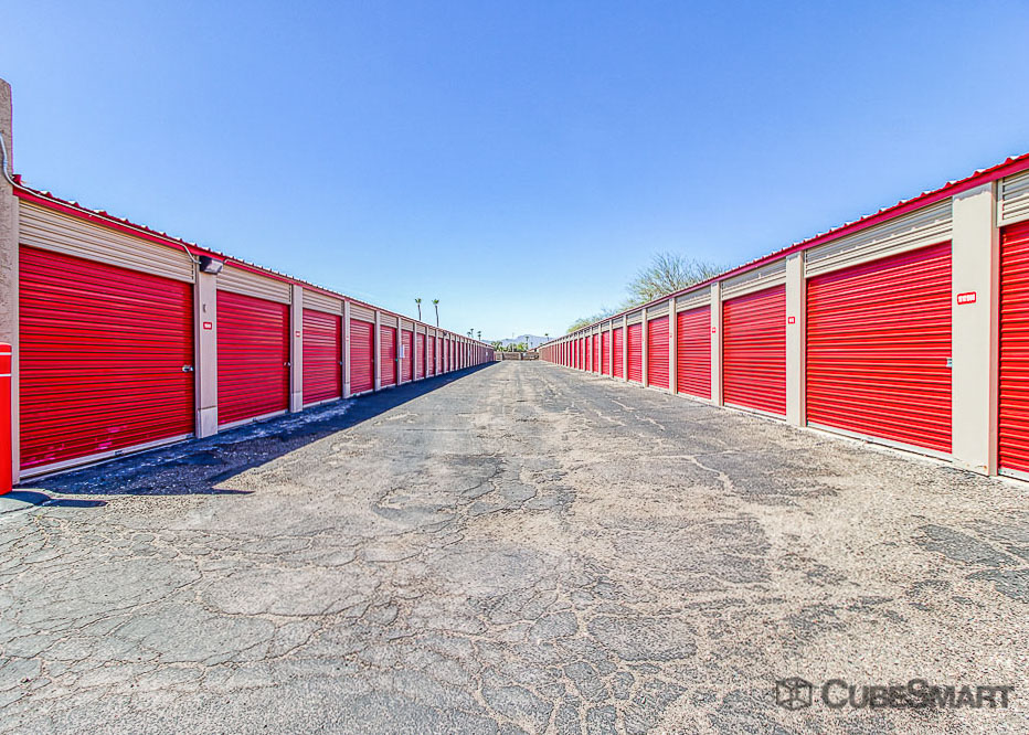 Self-Storage Units at 7028 N Dysart Rd in Glendale, AZ @CubeSmart