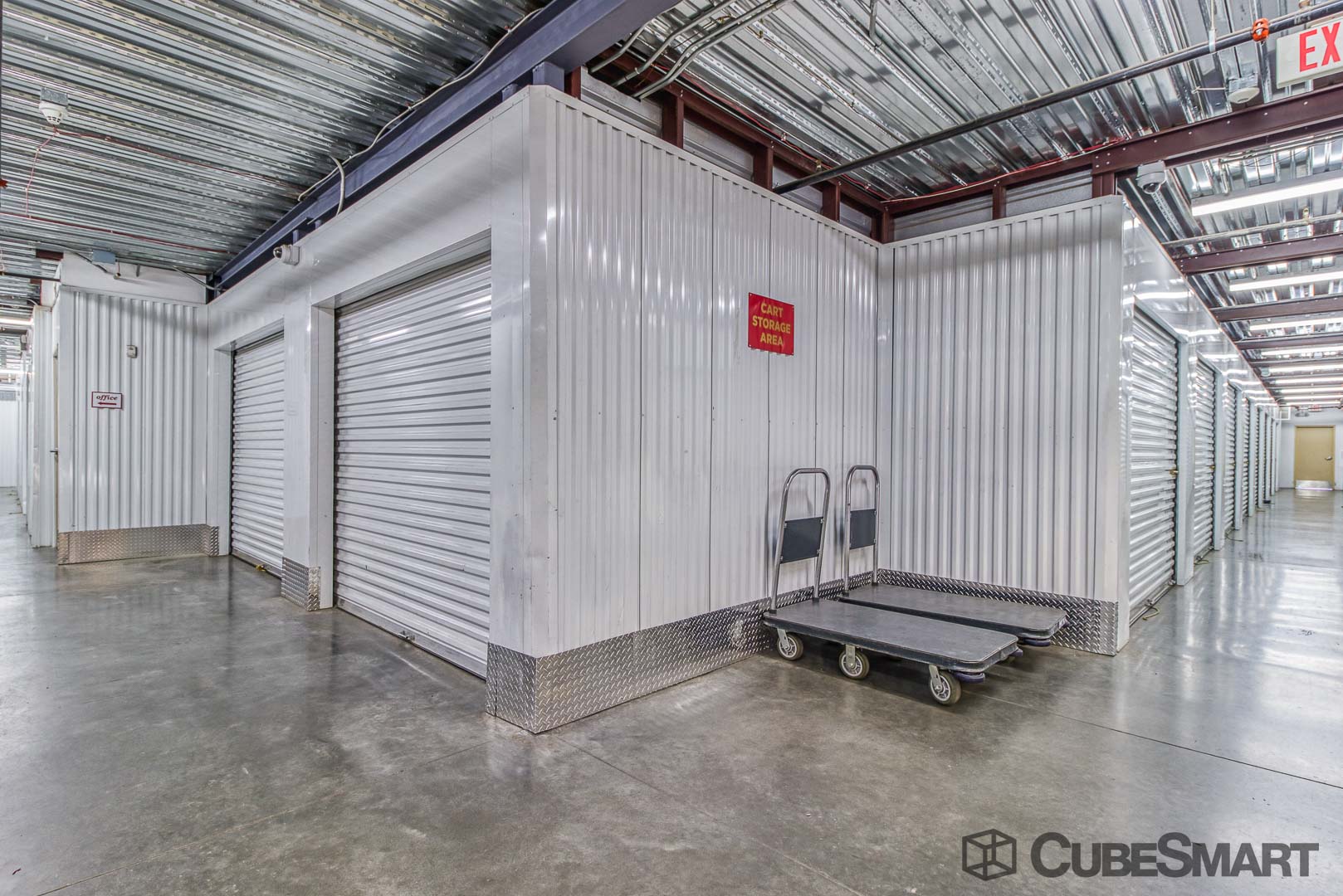 Self-Storage Units at 2680 E Mohawk Ln in Phoenix, AZ @CubeSmart