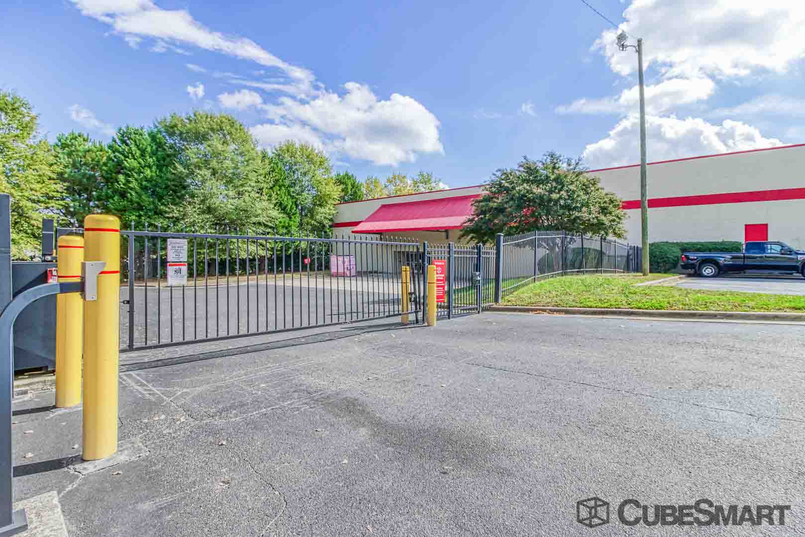 Self Storage Units Near W W.T. Harris Blvd, NC | CubeSmart