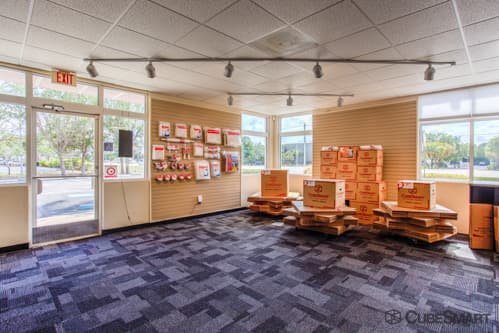 Self-Storage Units at 13271 Metro Pkwy in Fort Myers, FL @CubeSmart