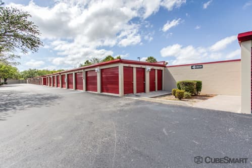 Self-Storage Units at 13271 Metro Pkwy in Fort Myers, FL @CubeSmart