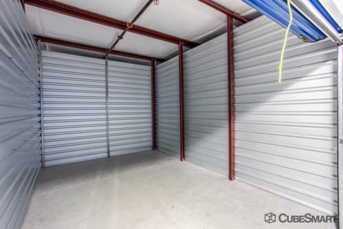 Self-Storage Units at 13271 Metro Pkwy in Fort Myers, FL @CubeSmart