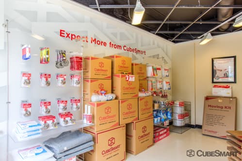 Self-Storage Units at 2607 Sw Pine Island Rd in Cape Coral, FL @CubeSmart