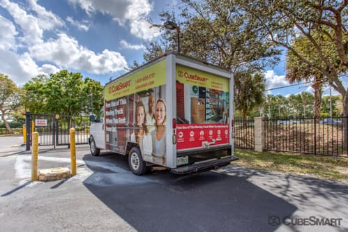 Self-Storage Units at 19200 US Highway 441 in Boca Raton, FL @CubeSmart
