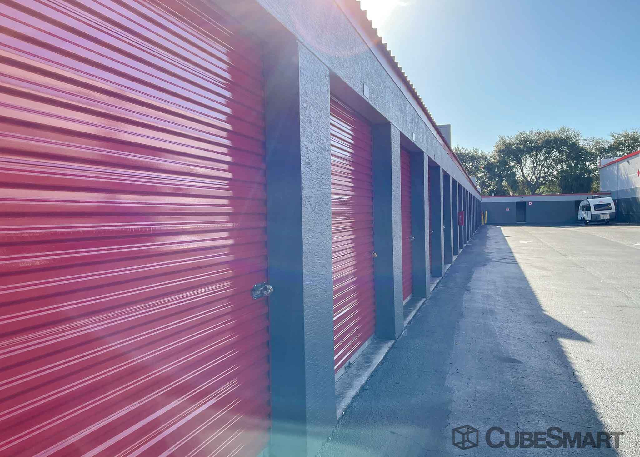 Self-Storage Units at 19200 US Highway 441 in Boca Raton, FL @CubeSmart