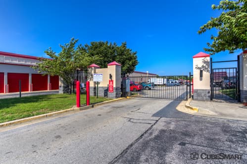 Self-Storage Units at 8704 Cherry Ln in Laurel, MD @CubeSmart