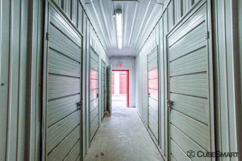 Self-Storage Units at 21w209 Lake St in Addison, IL @CubeSmart
