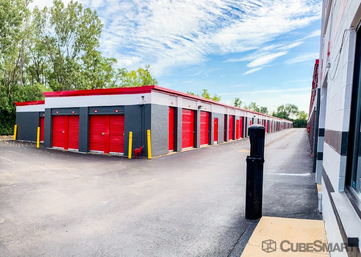 Self-Storage Units at 21w209 Lake St in Addison, IL @CubeSmart