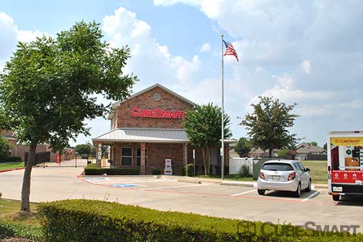 Self-Storage Units at 4105 Fairway Drive in Carrollton, TX @CubeSmart
