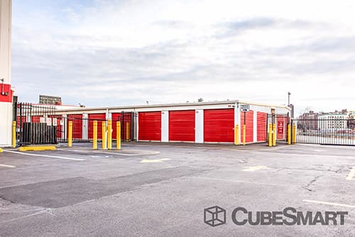 Self-Storage Units at 200 E 135th St in Bronx, NY @CubeSmart