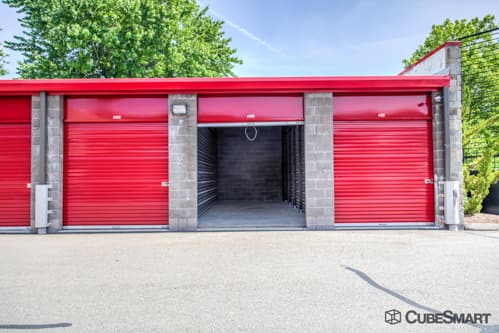 Self-Storage Units at 829 Bridgeport Ave in Shelton, CT @CubeSmart