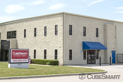 Self-Storage Units at 707 Enterprise Drive in Lewis Center, OH @CubeSmart