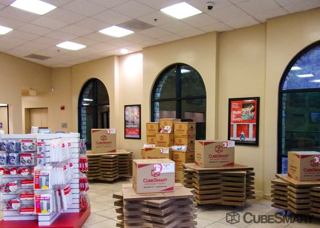 Self-Storage Units at 3915 Green River Rd in Corona, CA @CubeSmart