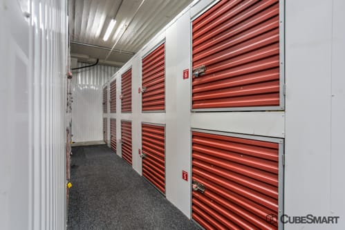 Self-Storage Units at 407 E 25th St in Chicago, IL @CubeSmart