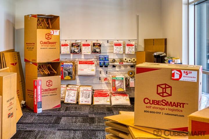 Self-Storage Units at 5321 Richmond Ave in Houston, TX @CubeSmart