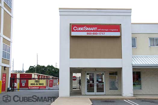 Self-Storage Units at 95 Woodfield Road in West Hempstead, NY @CubeSmart
