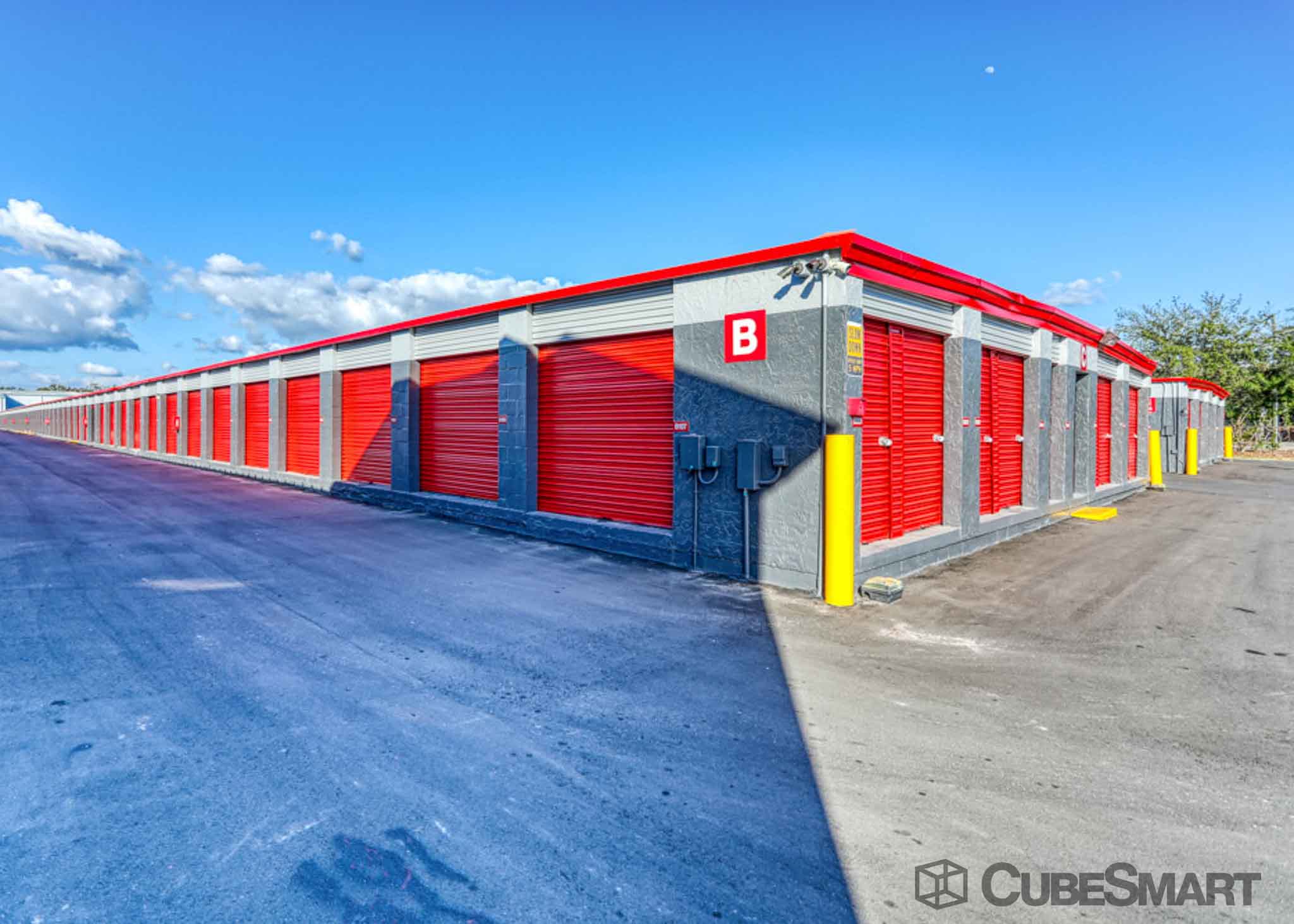 Self-Storage Units at 5907 W Linebaugh Ave in Tampa, FL @CubeSmart