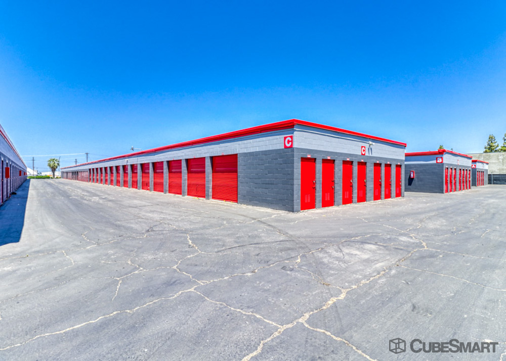 Self-Storage Units at 2612 N Clovis Ave in Fresno, CA @CubeSmart