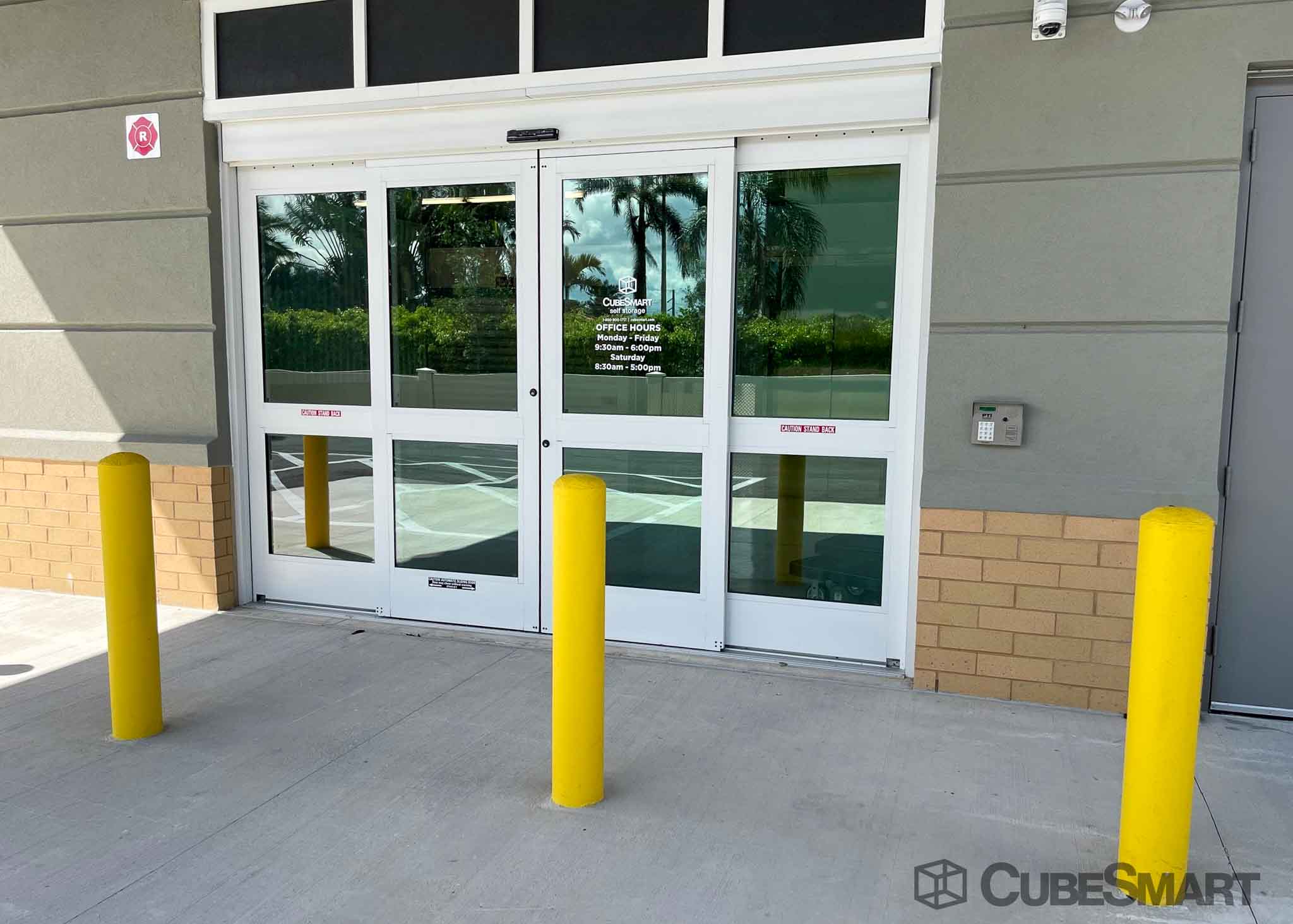 Self-Storage Units at 750 Valley Stream Dr in Naples, FL @CubeSmart