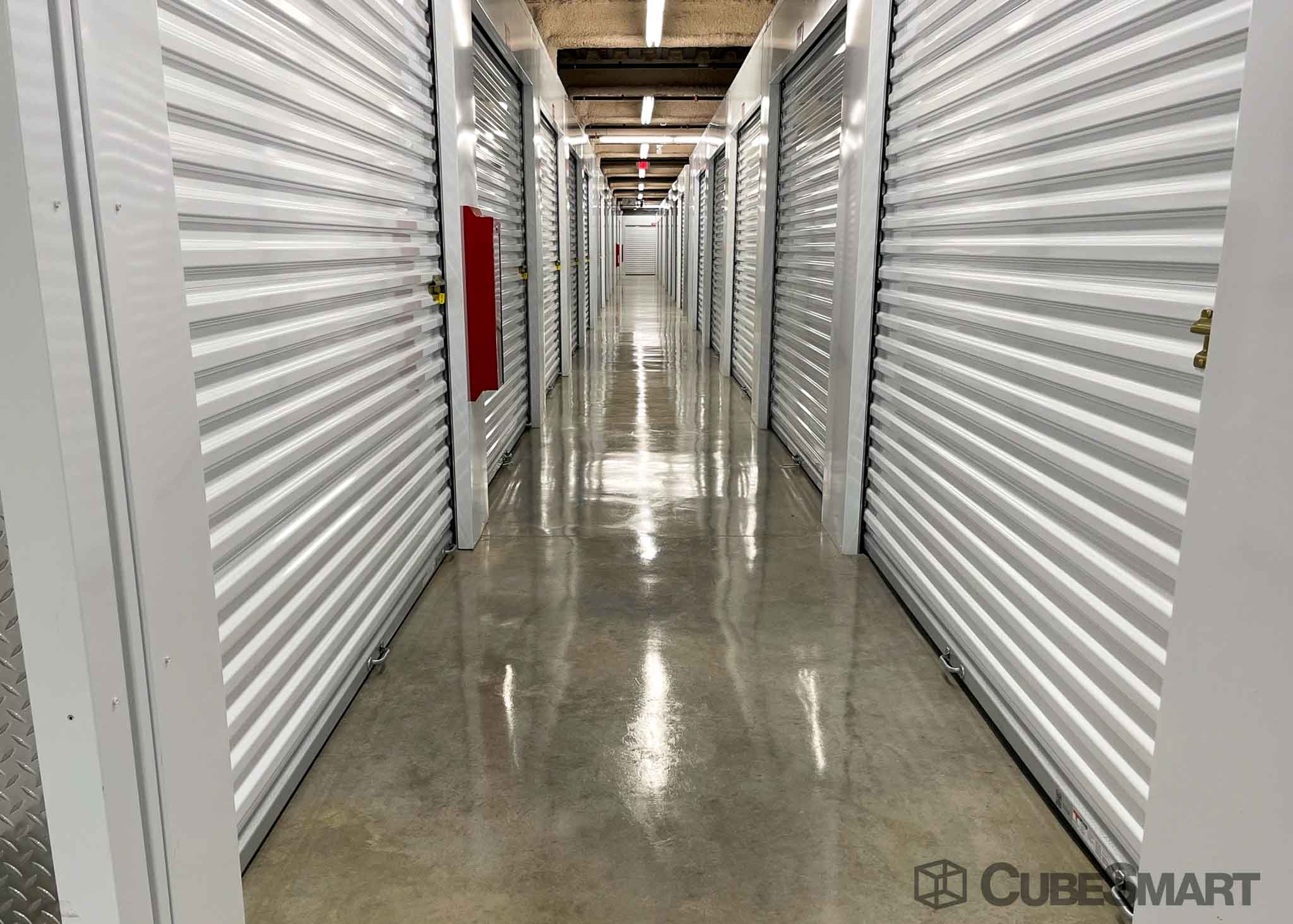 Self-Storage Units at 750 Valley Stream Dr in Naples, FL @CubeSmart