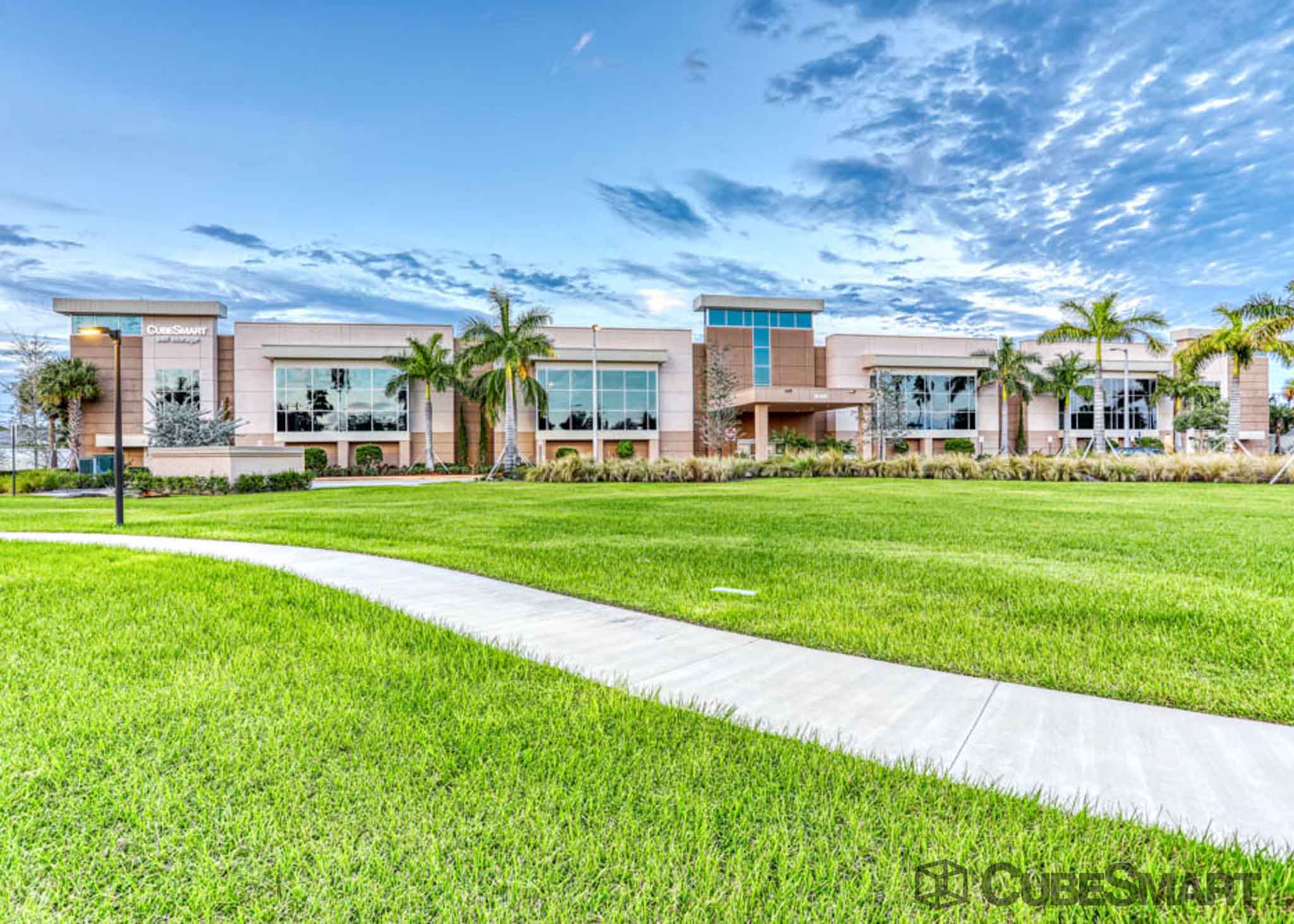 Self-Storage Units at 10400 Riverside Dr in Palm Beach Gardens, FL ...