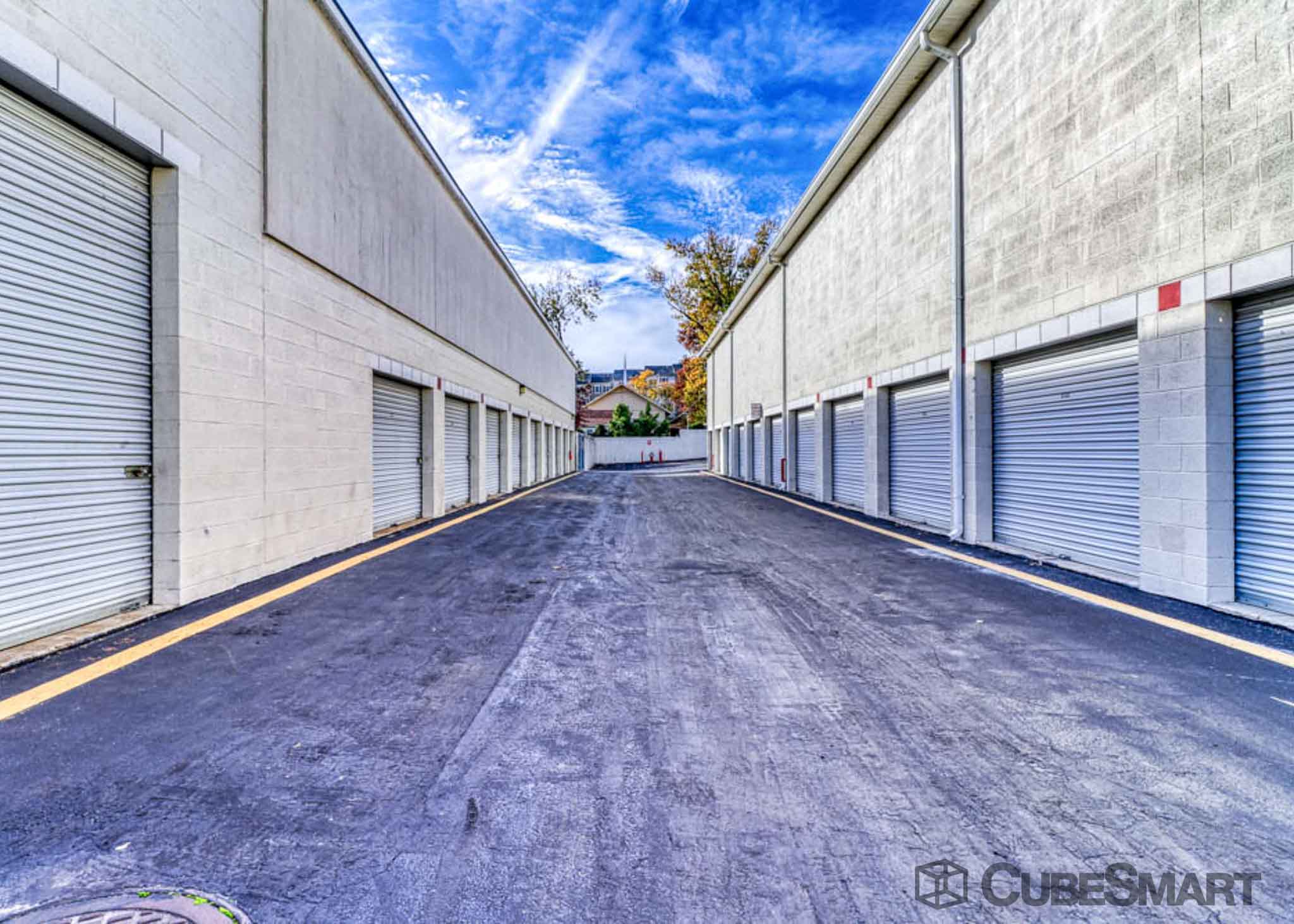 Self-Storage Units at 3100 Holly Hill Rd in Alexandria, VA @CubeSmart