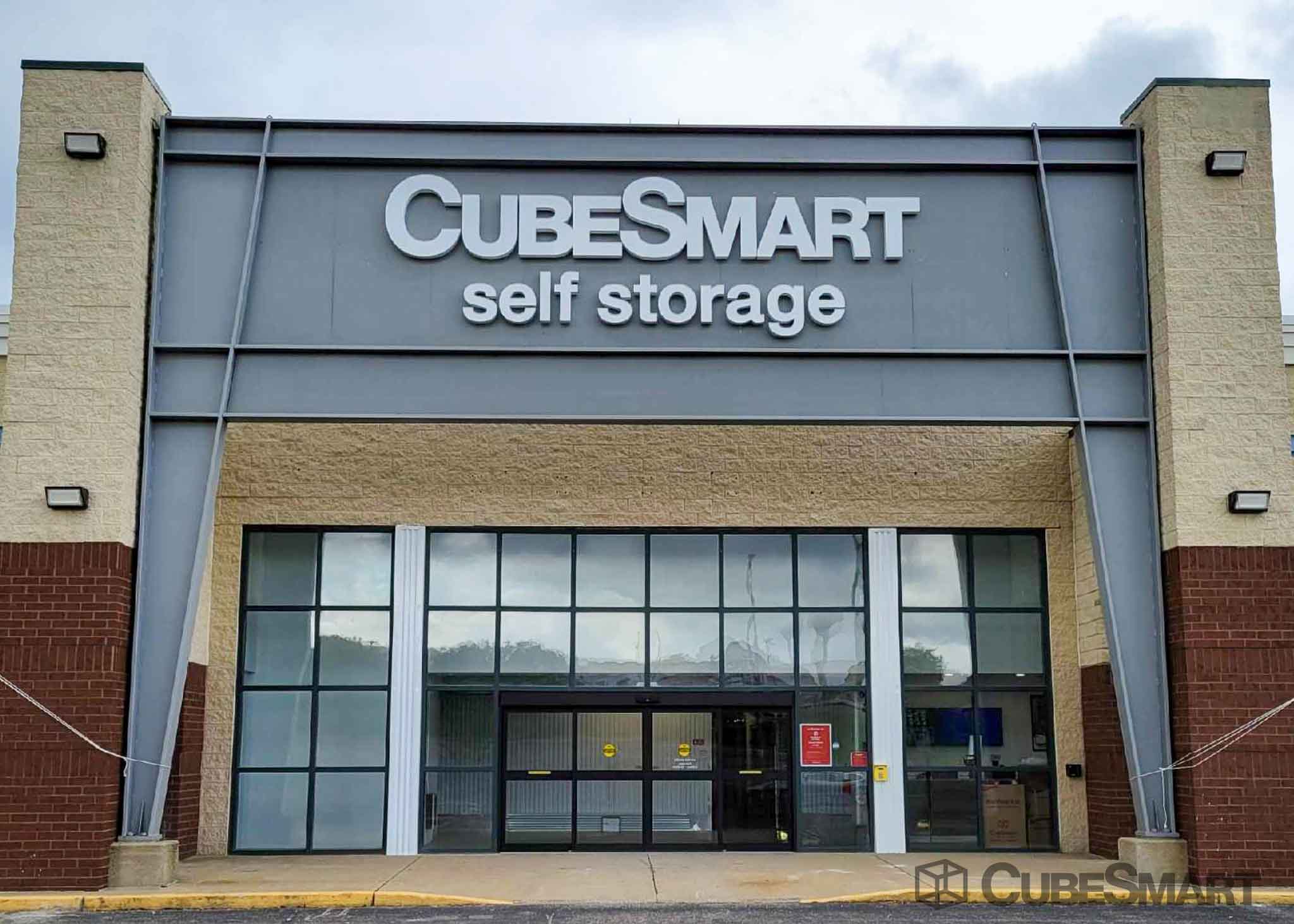 Self-Storage Units at 1990 Buchholzer Blvd in Akron, OH @CubeSmart