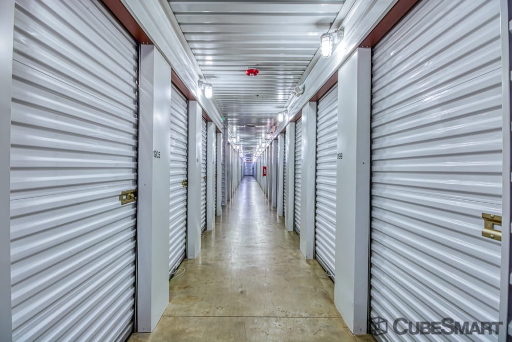 Self-Storage Units at 2444 Luna Road in Carrollton, TX @CubeSmart