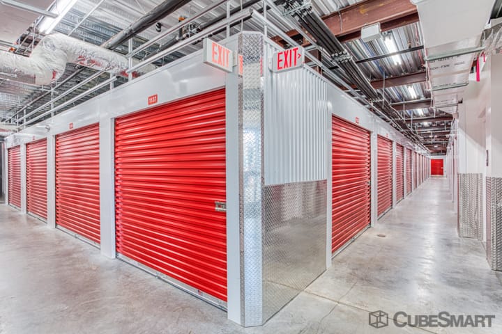 Self-Storage Units in Orlando (From $30) at 12709 E Colonial Dr @CubeSmart