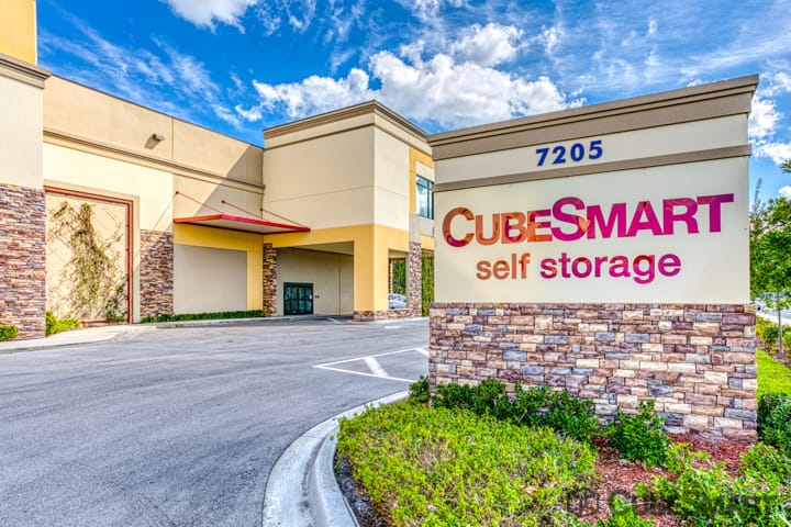 Self-Storage Units at 7205 Vanderbilt Way in Naples, FL @CubeSmart