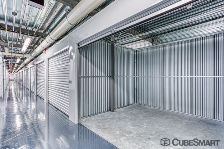 Self-Storage Units at 7205 Vanderbilt Way in Naples, FL @CubeSmart