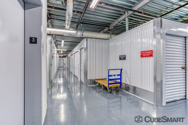 Self-Storage Units at 7205 Vanderbilt Way in Naples, FL @CubeSmart