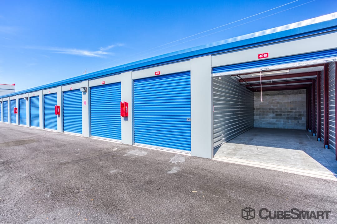 Self-Storage Units at 12902 US 301 S in Riverview, FL @CubeSmart