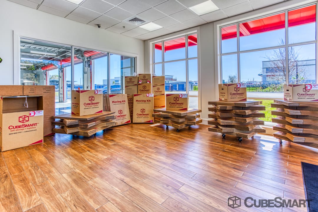 Self-Storage Units at 12902 US 301 S in Riverview, FL @CubeSmart