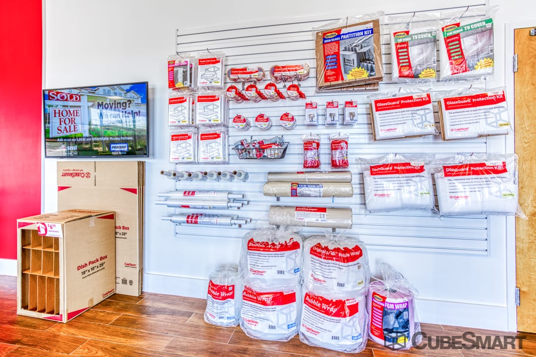 Self-Storage Units at 12902 US 301 S in Riverview, FL @CubeSmart