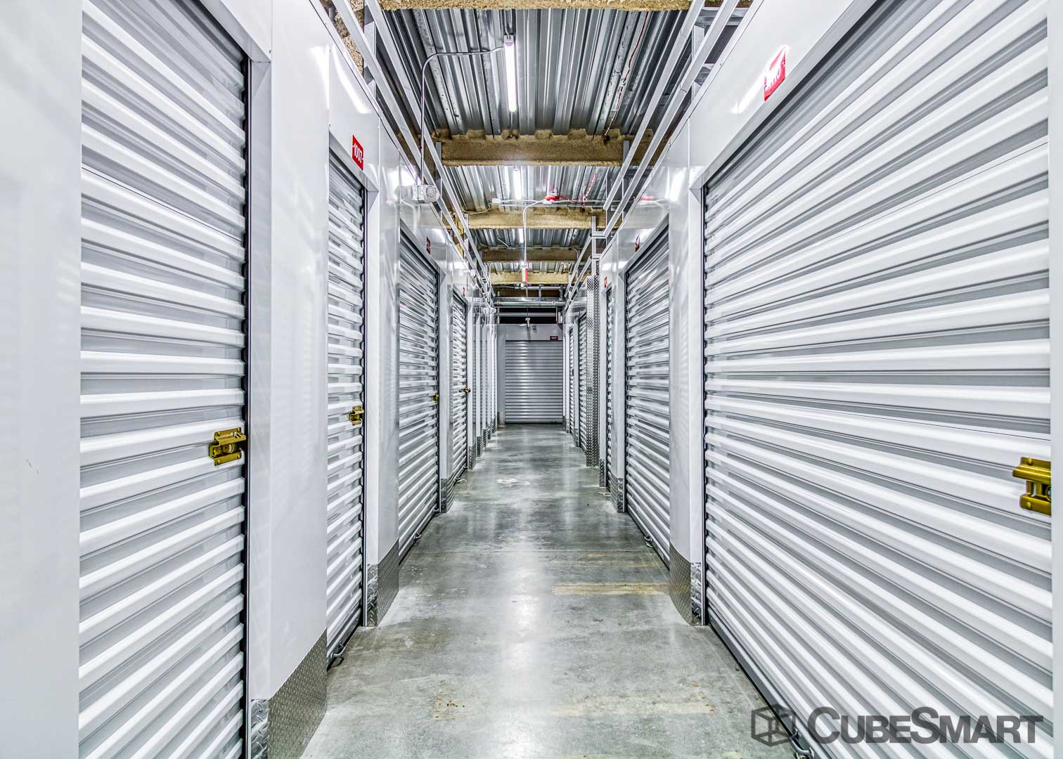 Self Storage Units Near Kernan Blvd South, FL | CubeSmart