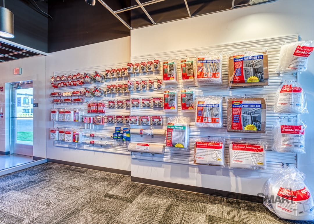 Self-Storage Units at 1201 Lewis Drive in Winter Park, FL @CubeSmart