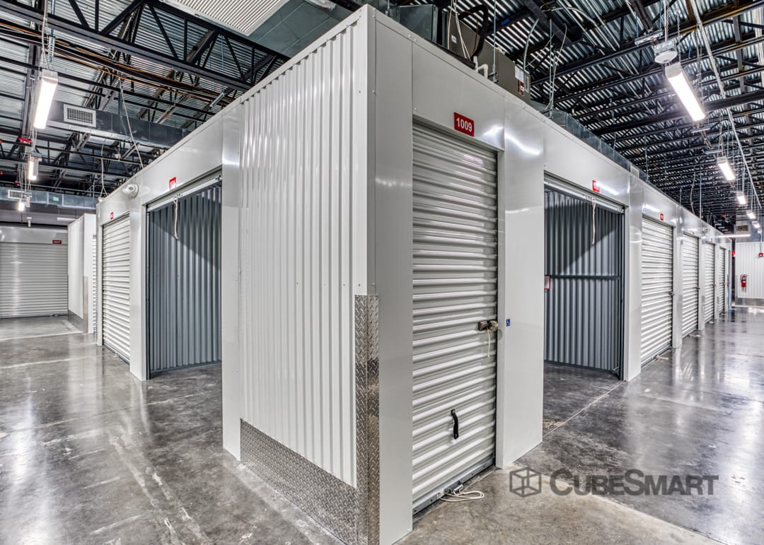 Self-Storage Units at 1201 Lewis Drive in Winter Park, FL @CubeSmart