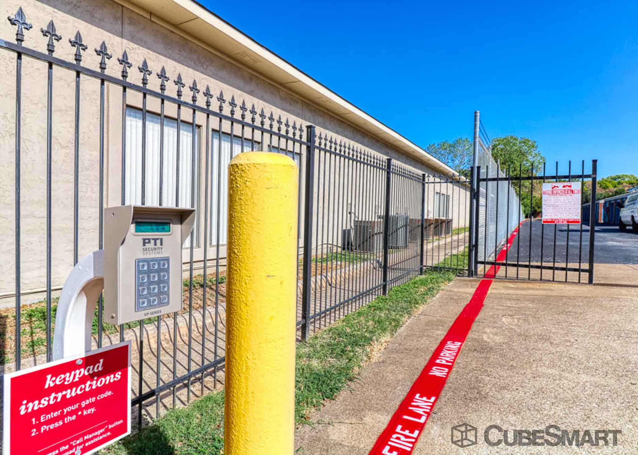 Self-Storage Units at 3057 S Cooper St in Arlington, TX @CubeSmart