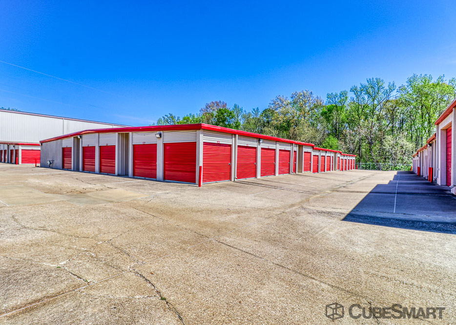 Self-Storage Units at 6212 Hollytree Dr in Tyler, TX @CubeSmart