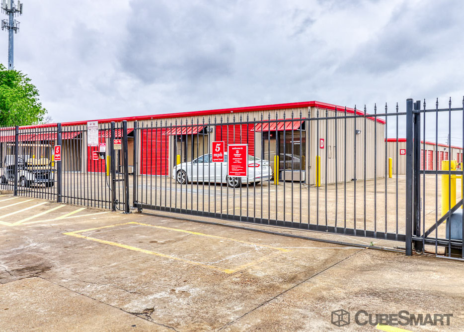 Self-Storage Units at 1000 W Grand Pkwy S in Katy, TX @CubeSmart