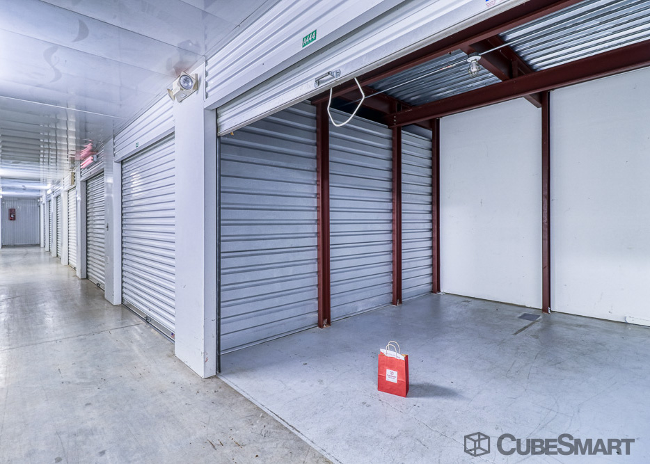 Self-Storage Units at 6300 Washington Ave in Houston, TX @CubeSmart