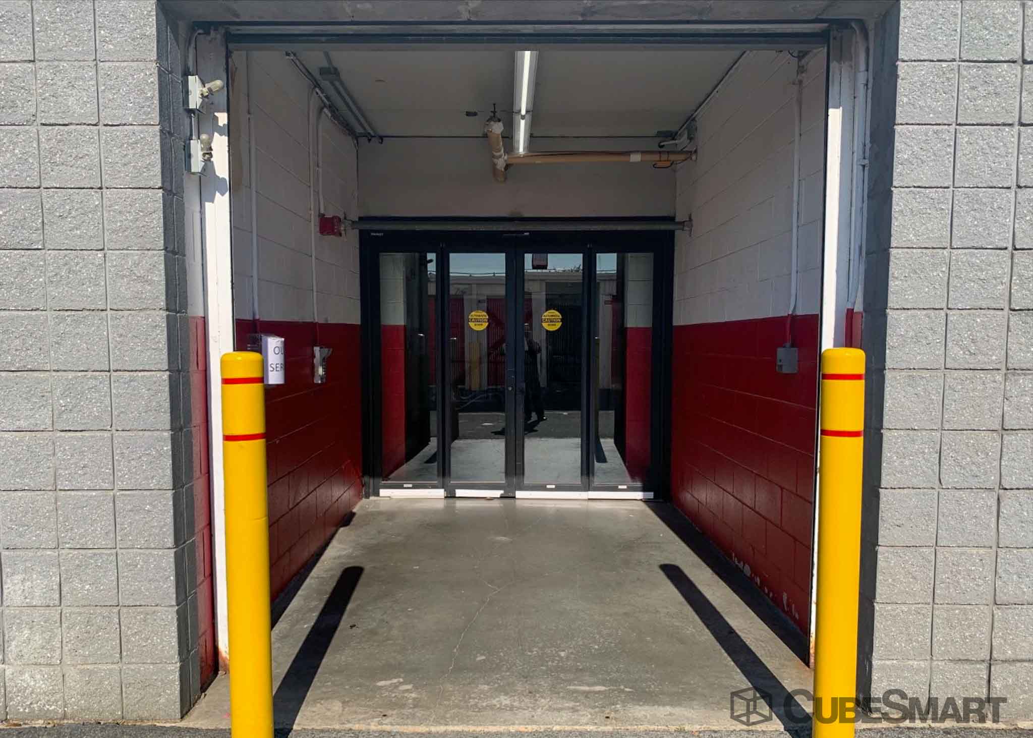 Self-Storage Units at 200 E 135th St in Bronx, NY @CubeSmart
